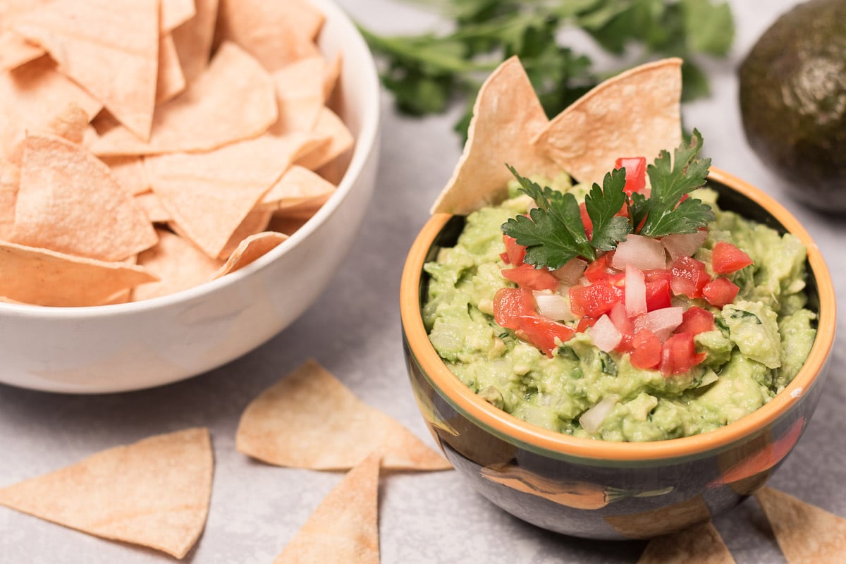 How to Make Easy Homemade Guacamole - A Plantiful Path