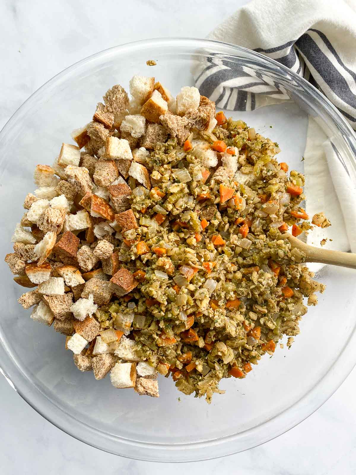 Easy Vegan Stuffing - A Plantiful Path